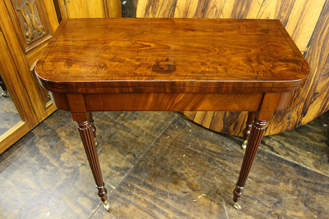 GEORGIAN CARD TABLE WITH DAMAGED BAIZE | Antique Restoration